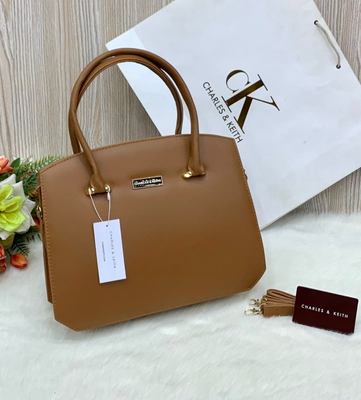 CHARLES & KEITH - Cosmo