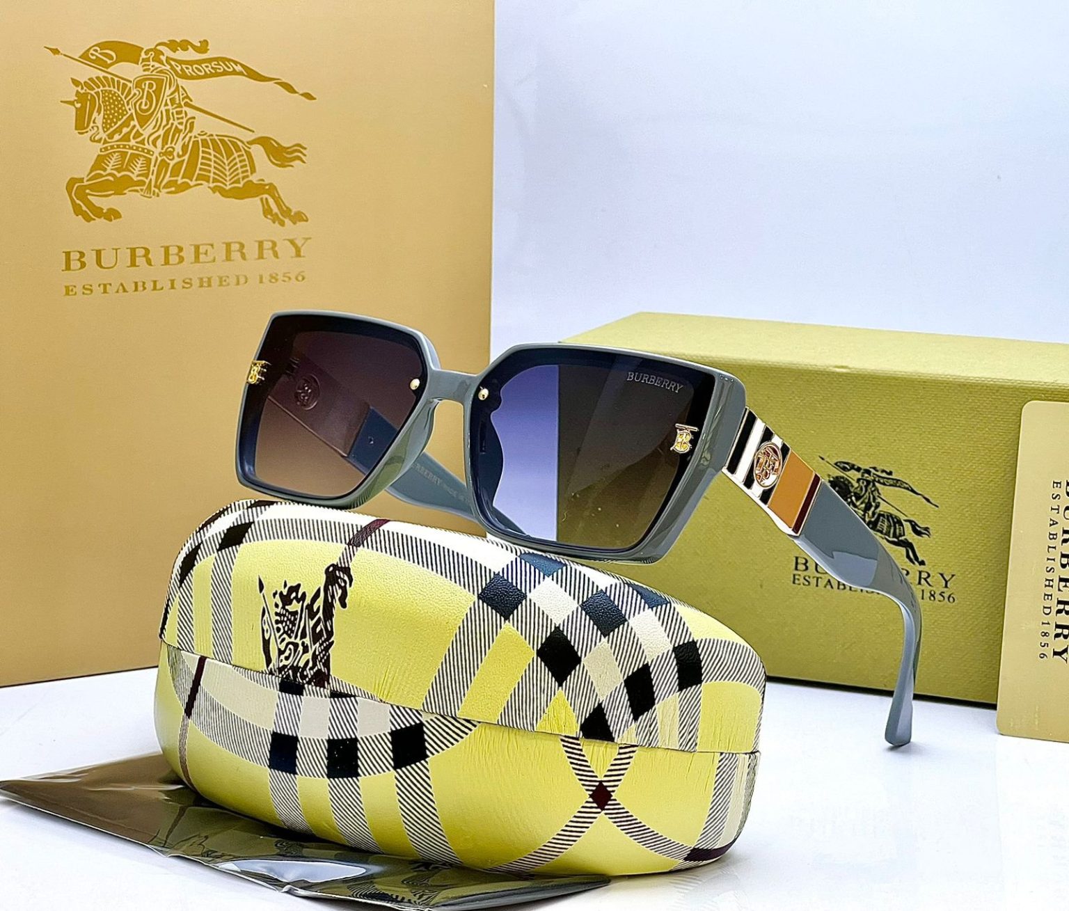 Burberry Sunglass Ladies Model - Cosmo